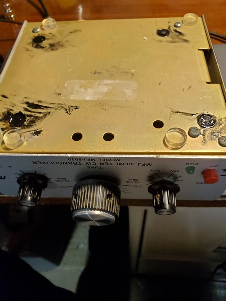 The Mystery of the Sticky Feet – WB3GCK QRP Amateur Radio